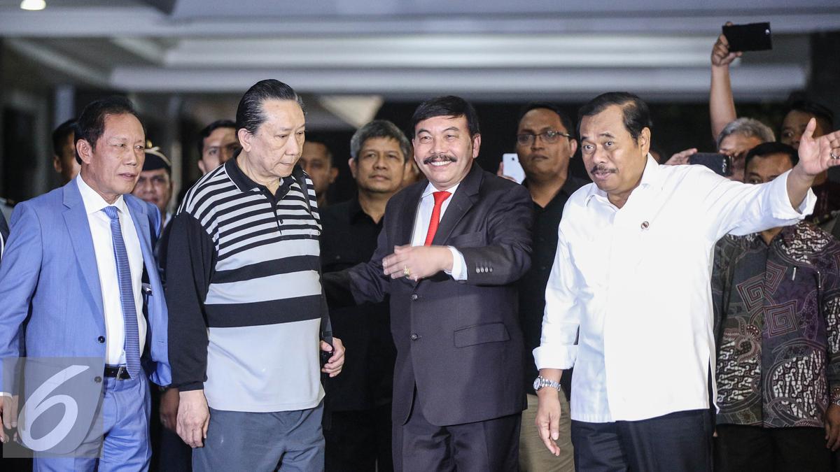 Samadikun Hartono Dijemput Jaksa Agung di Bandara Halim - News Liputan6.com