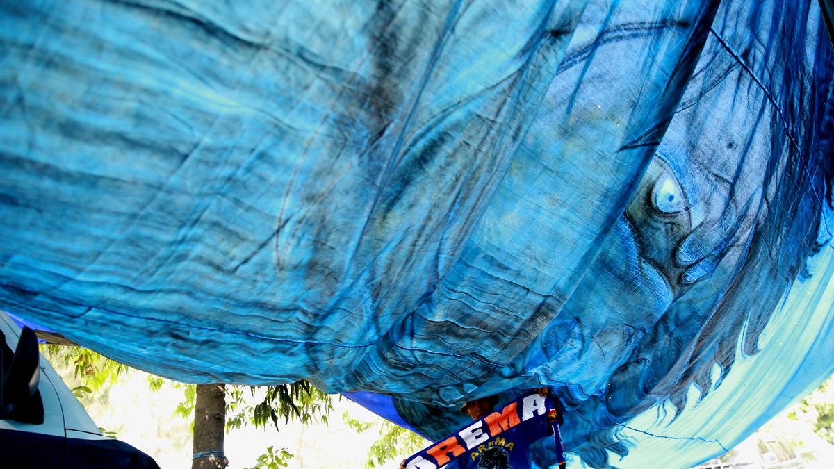 Aremania, Biru Timur yang Bergelar Dua Juara tanpa Mahkota - Indonesia ...