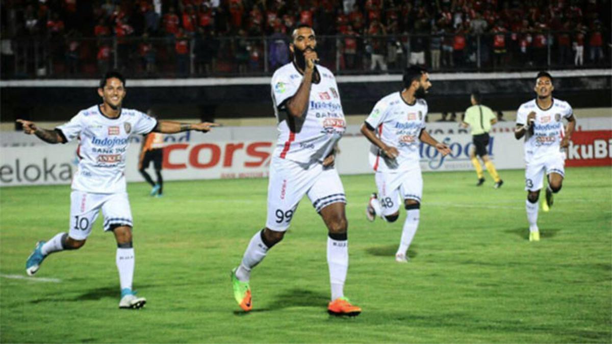 Sylvano Comvalius Mengenang Liga 1 2017: Sangat Menikmati Permainan!