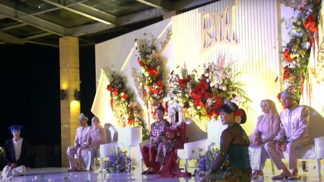 7 Momen Akad dan Resepsi Pernikahan Rizki DA dan Hersa Rahayu - Hot ...
