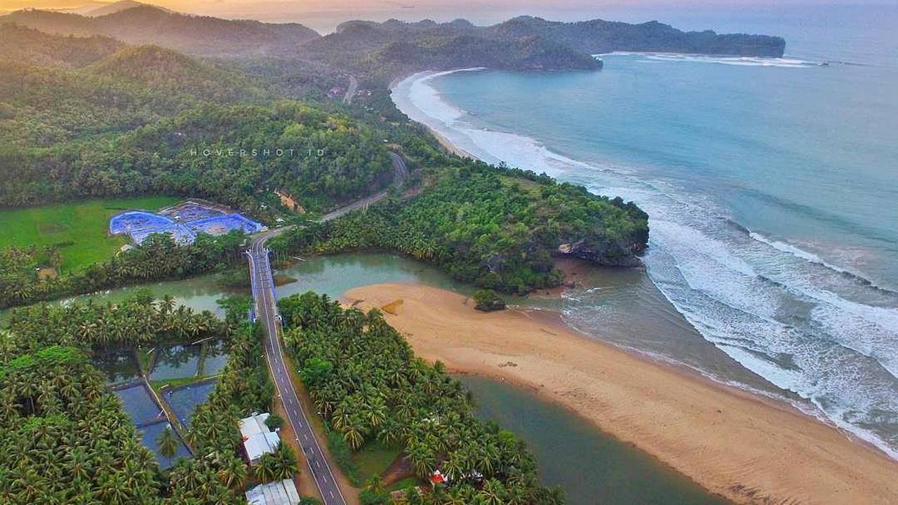 Pantai Soge, Objek Wisata Wajib yang Ada di Pacitan