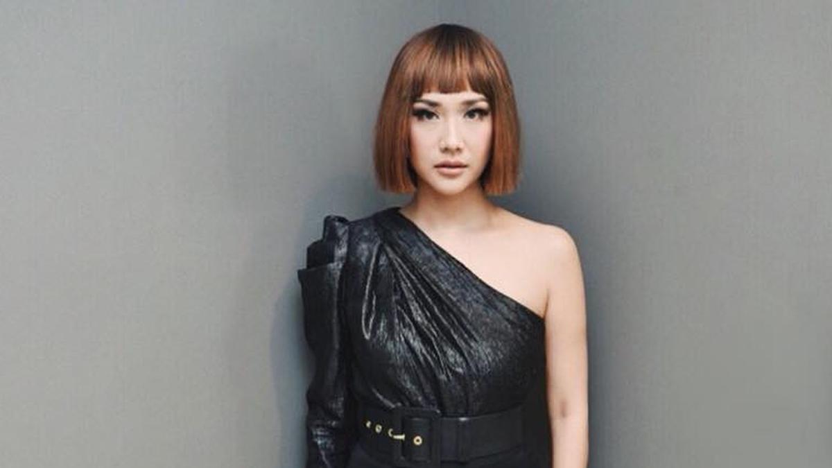 Gaya Rambut Ala Cleopatra, Cantiknya Makeup Bunga Citra Lestari Seperti ...