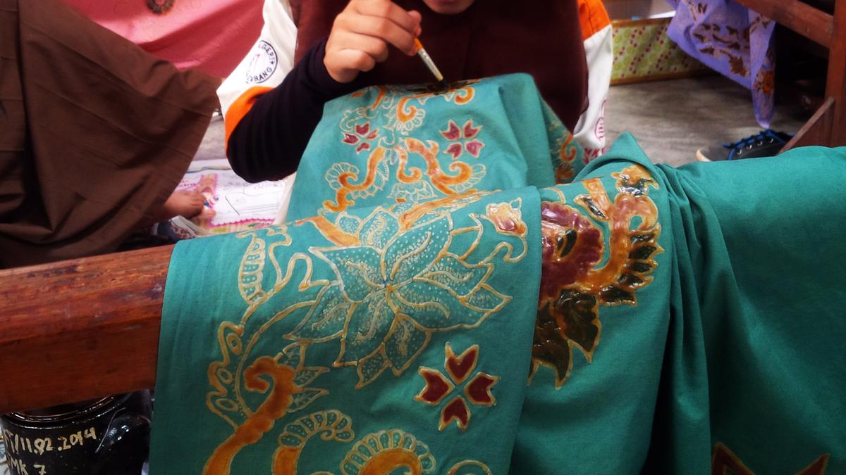 Nyaris Punah, Tradisi Batik Malam Palembang Dihidupkan Lagi - Regional ...