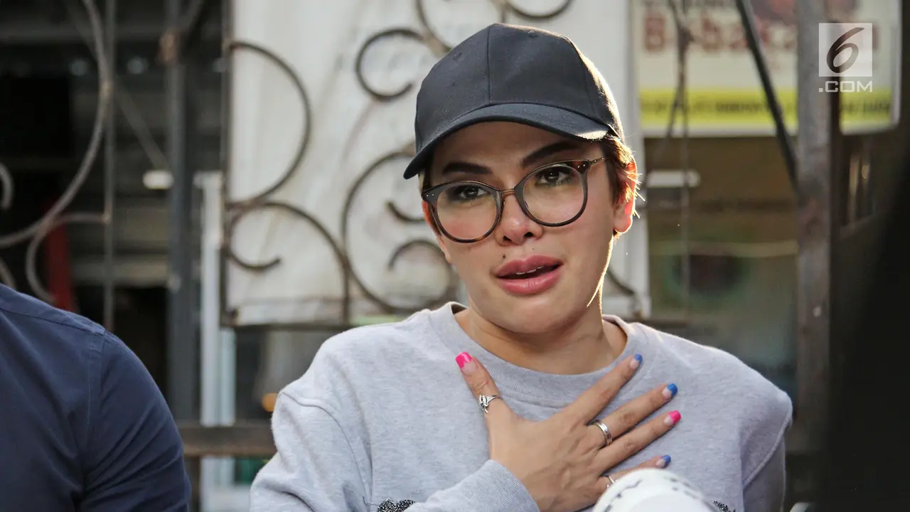 Nikita Mirzani Gugat Reza Gladys Rp100 Miliar Terkait Dugaan Wanprestasi - ShowBiz Liputan6.com