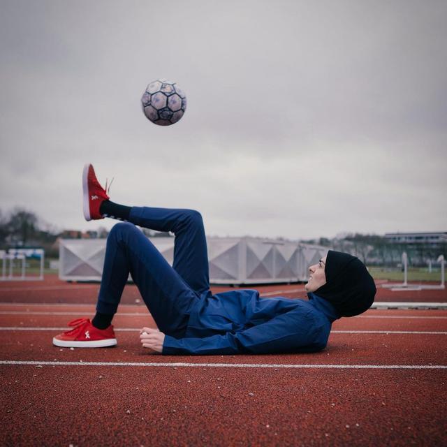 Profil Maymi Asgari, Freestyler Sepak Bola Berhijab yang Jadi Sorotan ...