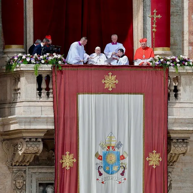 Momen Kenangan Paus Fransiskus saat Isi Misa Paskah 2025 di Vatikan ...