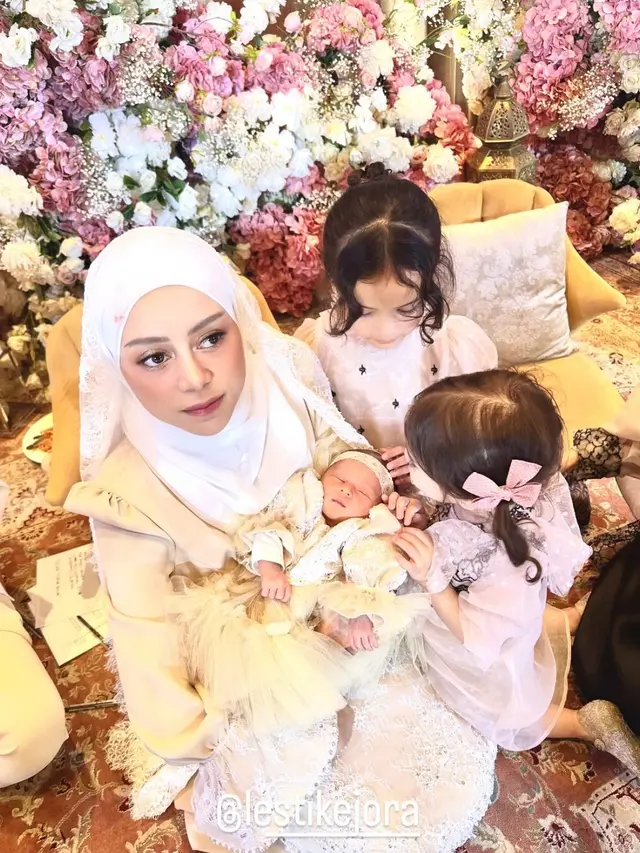 7 Potret Aqiqah Anak Kedua Lesti Kejora, Wajah dan Nama Diungkap - Hot Liputan6.com