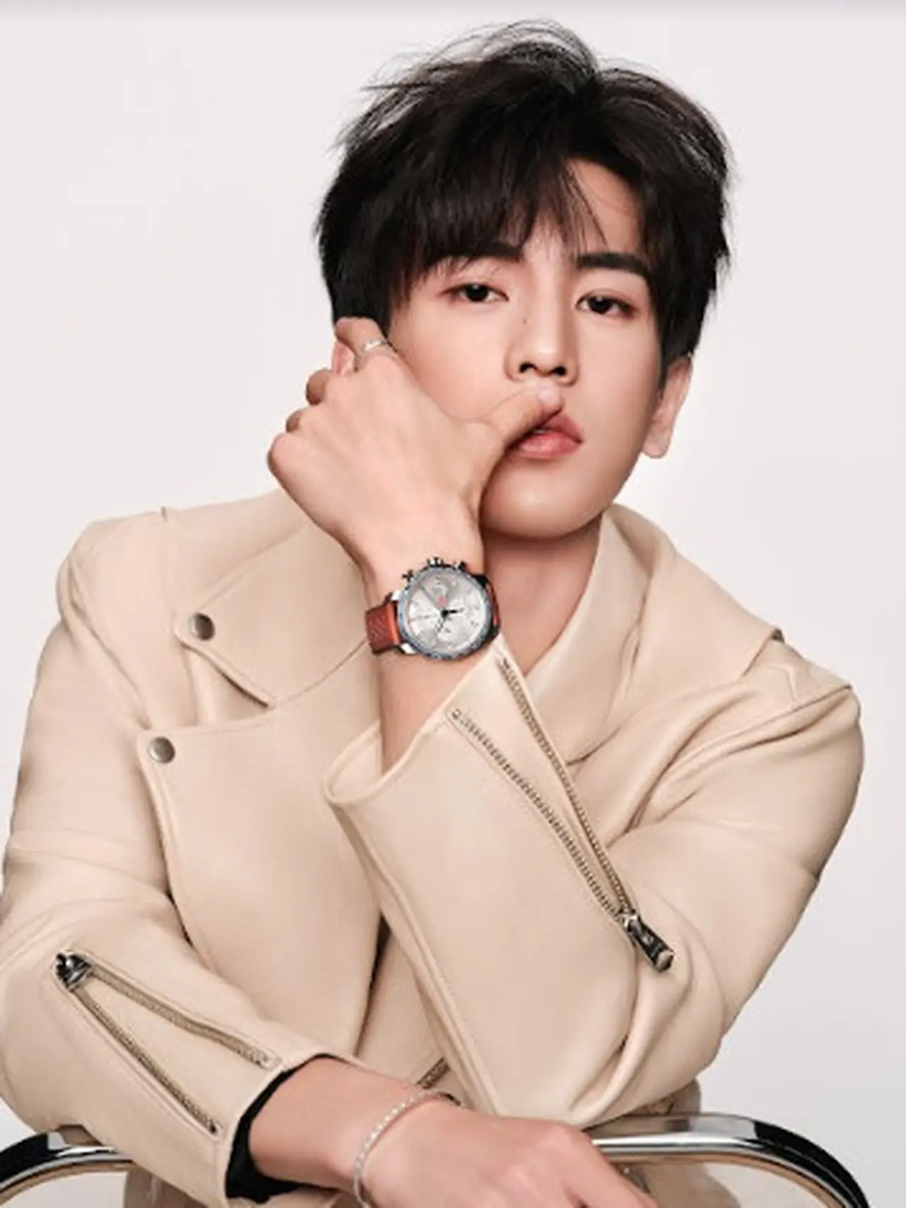 Pesona Tampan Zhang Linghe, Aktor China yang Digaet Chopard Sebagai ...