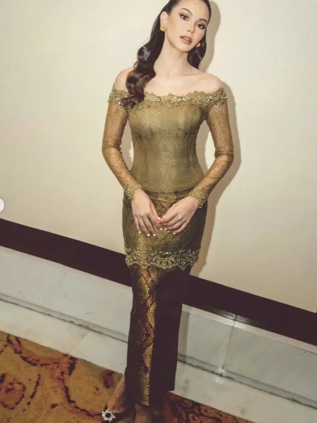 Berpenampilan Menawan dengan Kebaya Sabrina, Berikut Inspirasi dari Alyssa Daguise hingga Ayu ...