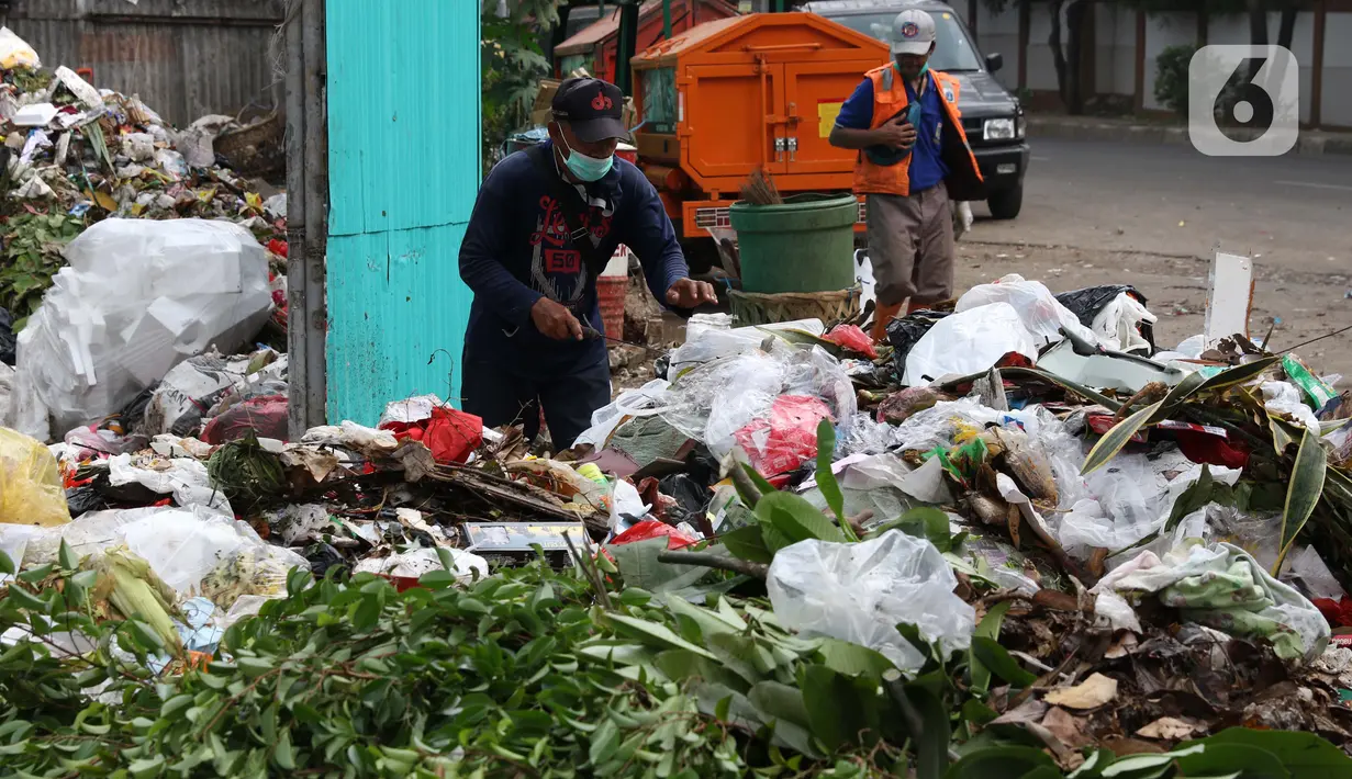 FOTO: Selama WFH, Volume Sampah Jakarta Turun Drastis - Foto Liputan6.com