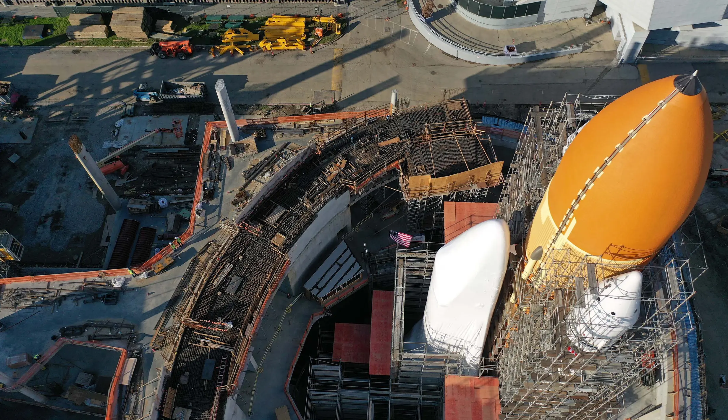 12 Tahun Mengangkasa, Pesawat Ulang Alik NASA Endeavour akan ...