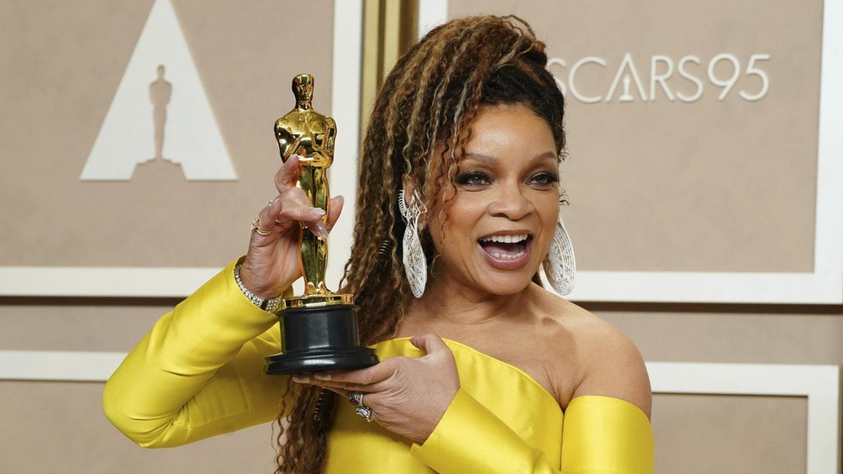 Cetak Sejarah, Ruth E. Carter Jadi Wanita Kulit Hitam Pertama yang Menang Oscar 2 Kali Berkat ...