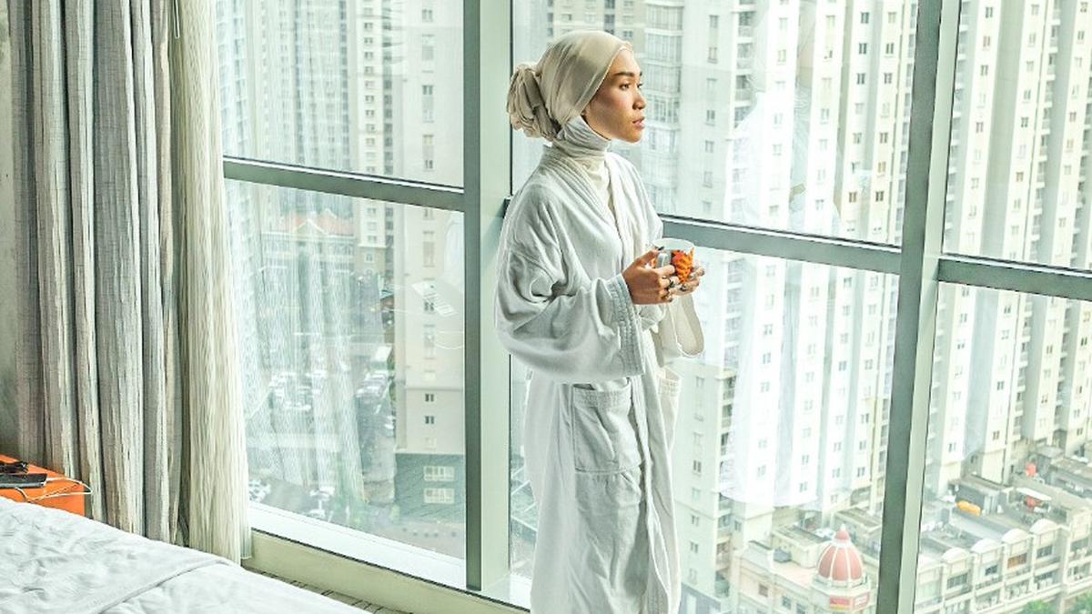 Febrian Nurvianti, Wanita Karier yang Jadi Hijaber Luxury Place ...