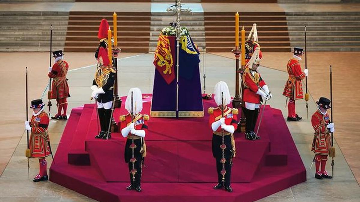 Pertama dalam Sejarah, Putri Kerajaan Inggris Putri Anne Ikut Jaga Peti ...