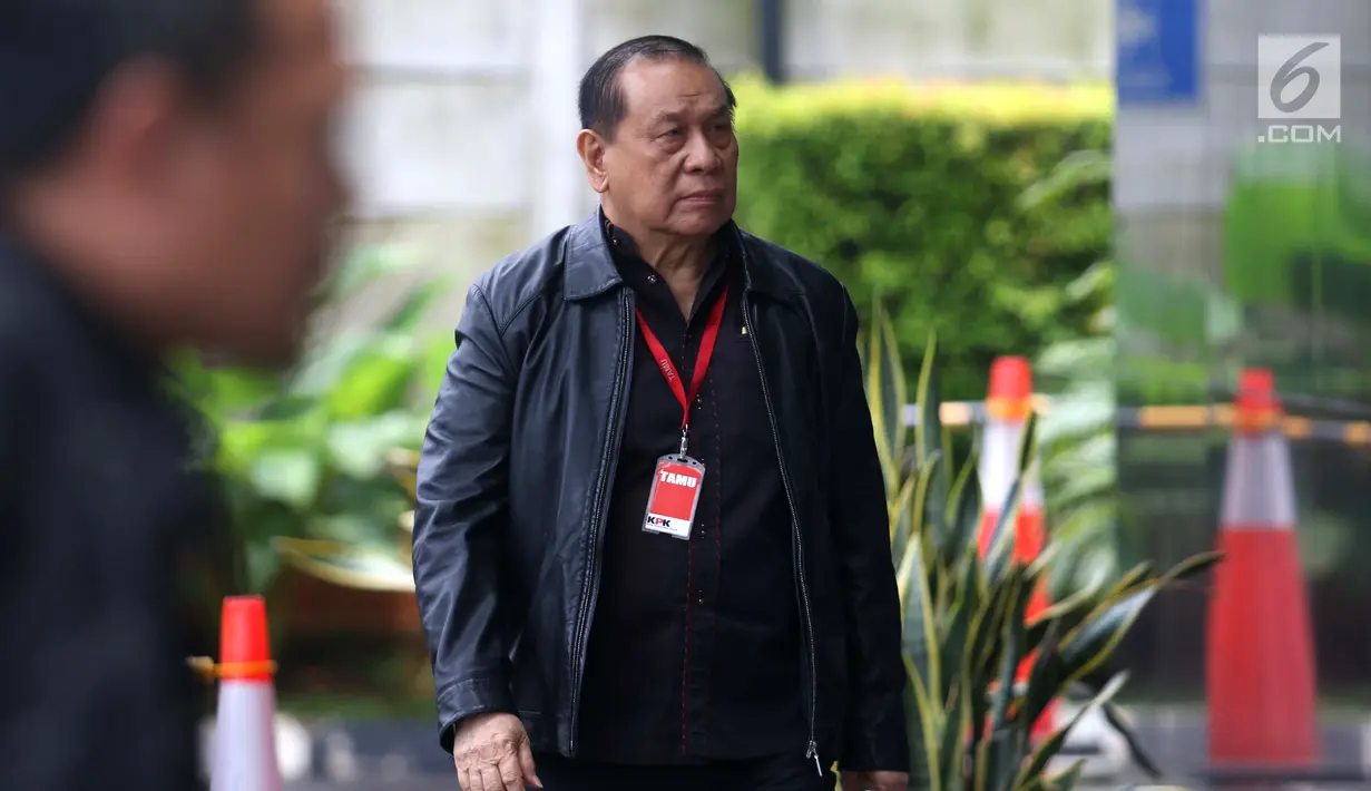 FOTO: Berjaket Hitam, Ketua Komisi III DPR Kahar Muzakir Penuhi ...