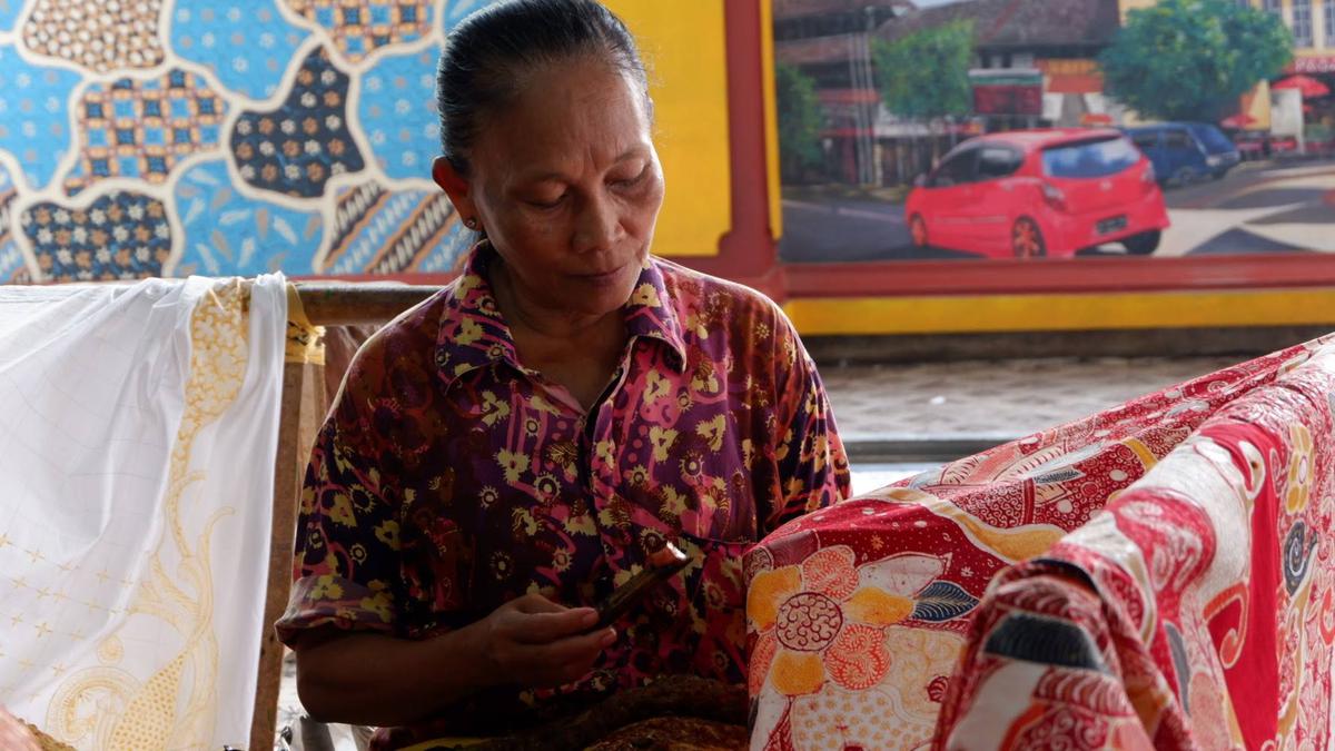 Cara Membatik dengan Teknik Tulis, Cap, dan Ikat Celup, Mudah Dilakukan