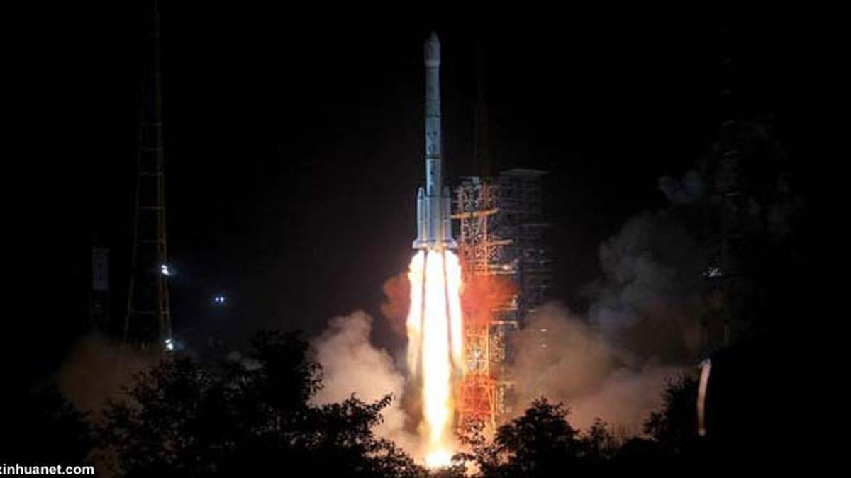 Pertama Kalinya, China Luncurkan Robot Penjelajah ke Bulan - Global ...