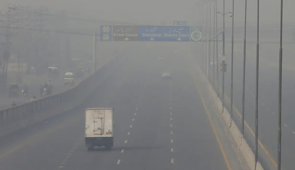 FOTO: Kualitas Udara Berbahaya, Warga Lahore Terancam Penyakit ...