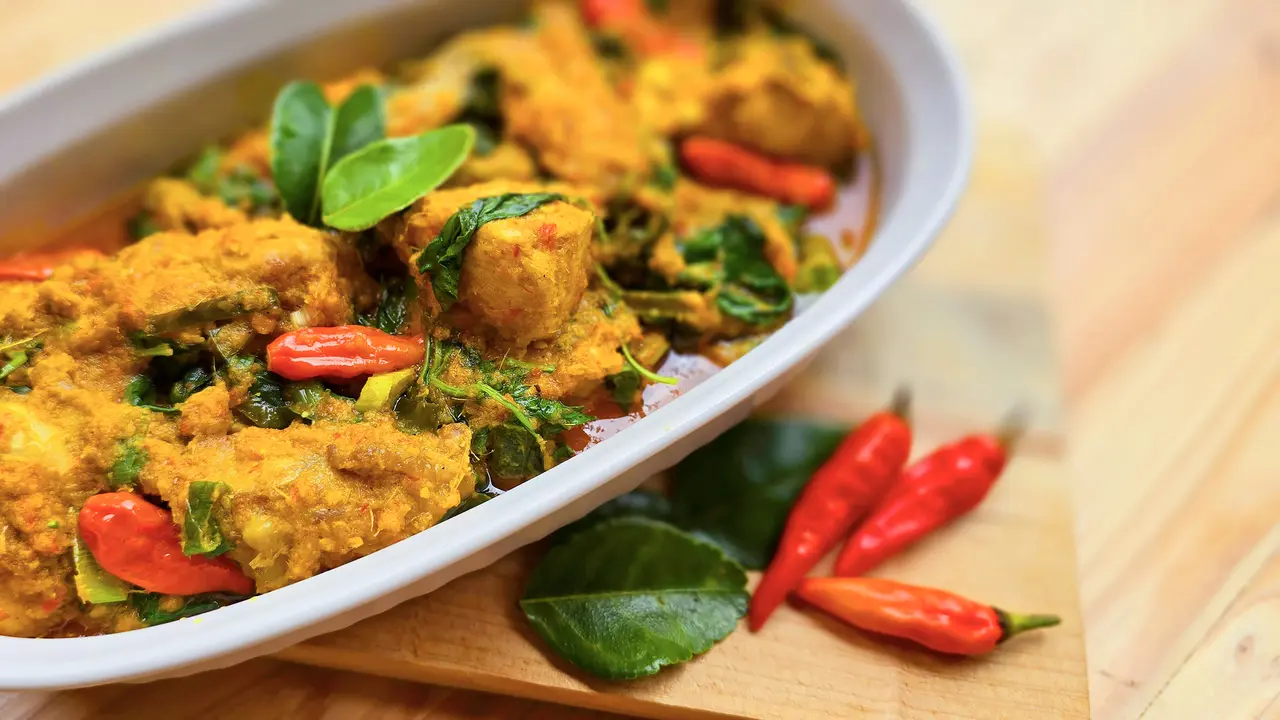 Cara Masak Ayam Woku Anti Gagal: Tips Bumbu Lengkap & Teknik Tumis ...