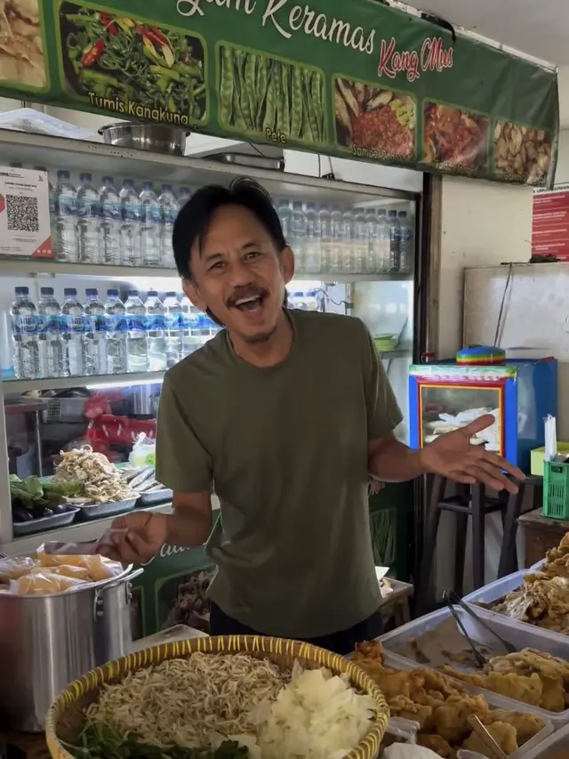 7 Potret Aktor Epy Kusnandar Kini Jualan di Kantin Apartemen, Buka dari Jam 3 Pagi - Hot ...