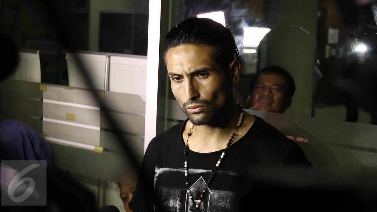 Bermasalah di Lini Depan, Persela Datangkan Gaston Castano