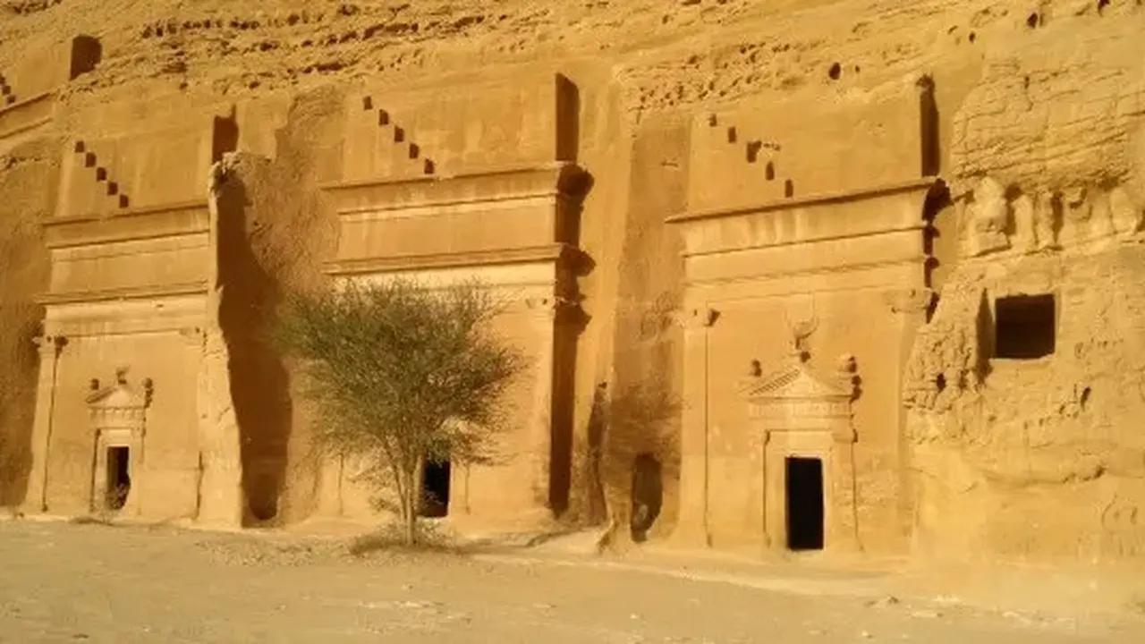 7 Fakta Paling Menarik tentang AlUla, Arab Saudi, dari Pemakaman Elit ...