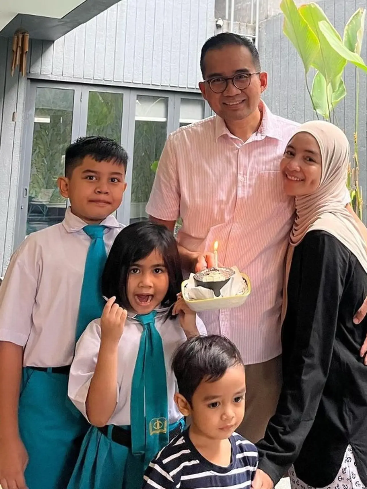 Potret Harmonis Keluarga Intan Nuraini yang Adem Ayem