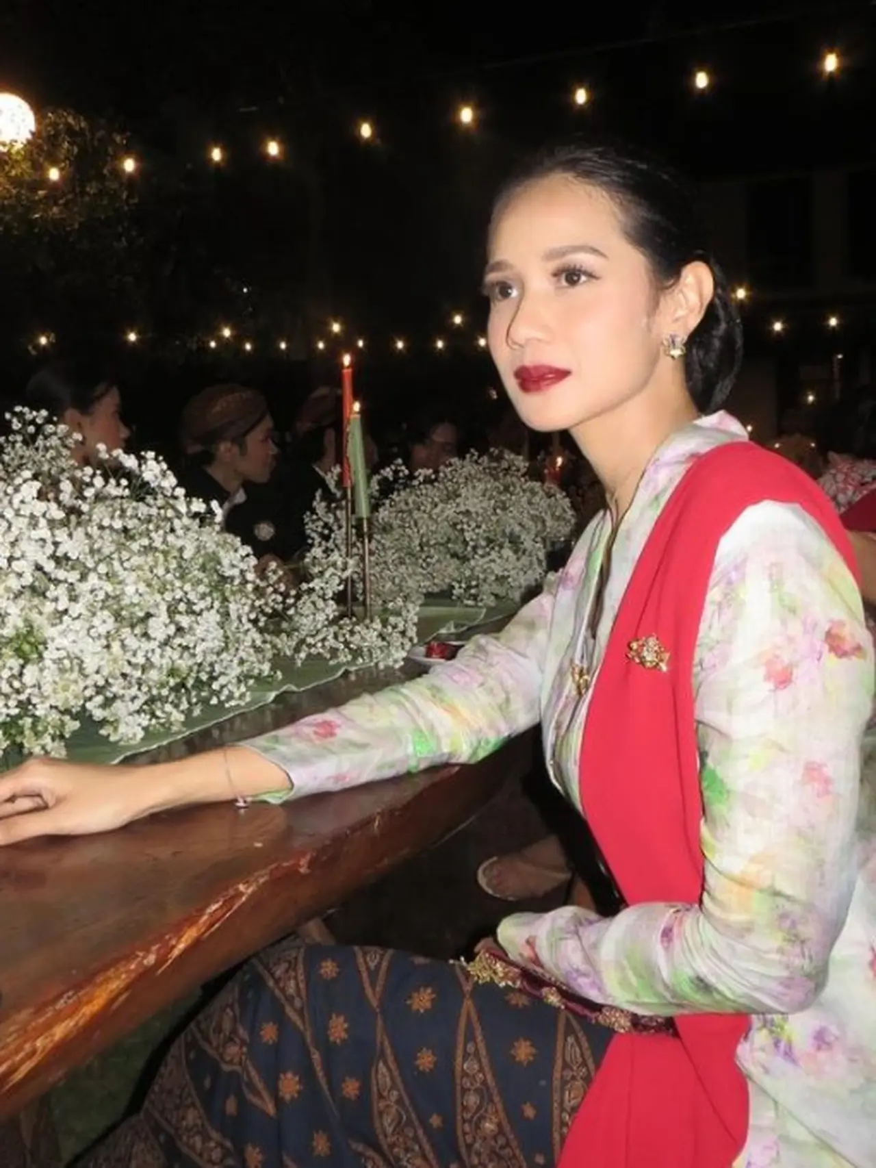 9 Potret Gista Putri yang Selalu Cantik dalam Beragam Outfit ...