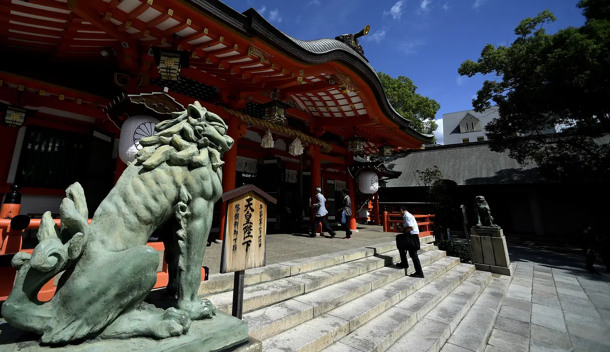 FOTO: Menikmati Suasana Kuil Tertua di Jepang - Foto Liputan6.com