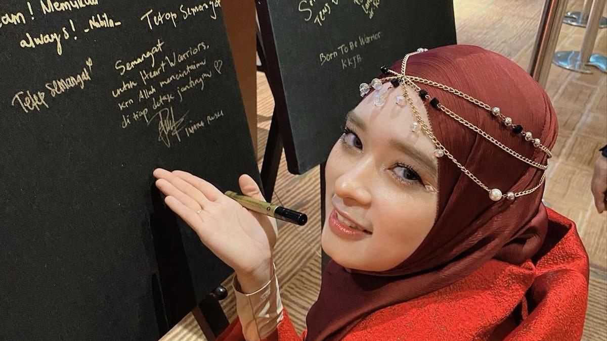 8 Potret Inara Rusli, Aktivitasnya Terus Dipantau Netizen ...