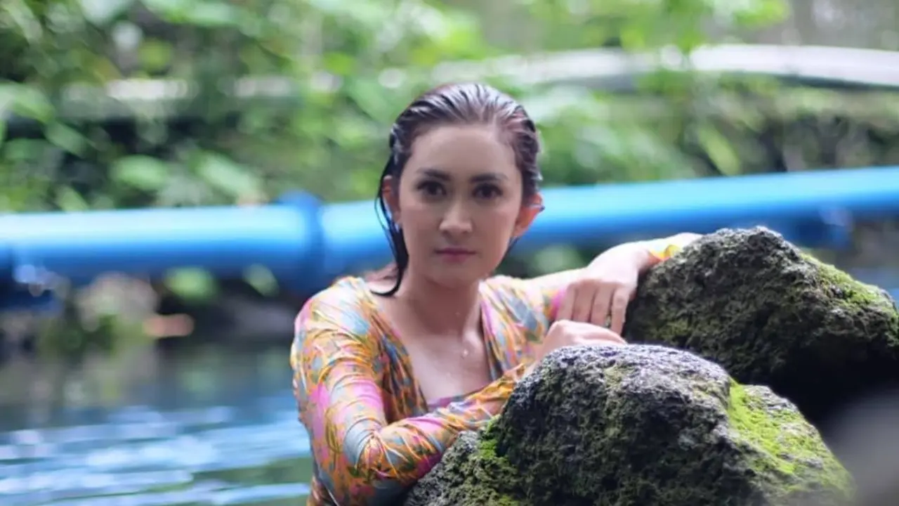 7 Potret Terbaru Nafa Urbach yang Makin Memesona di Usia 39 Tahun - Hot Liputan6.com