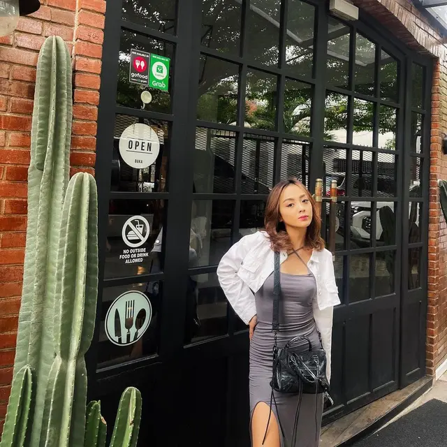 6 Potret Terbaru Azalia Bianda Mantan Kekasih Rizky Febian, Makin ...