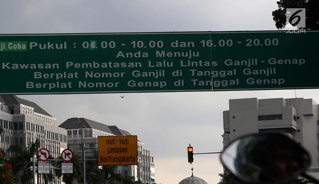 FOTO: BPTJ Uji Coba Penambahan Waktu Pembatasan Kendaraan Ganjil Genap ...