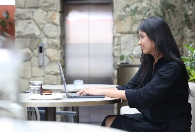 2 Tahun Tak Terekspose, Intip 6 Potret Pacar Gofar Hilman yang Tak ...