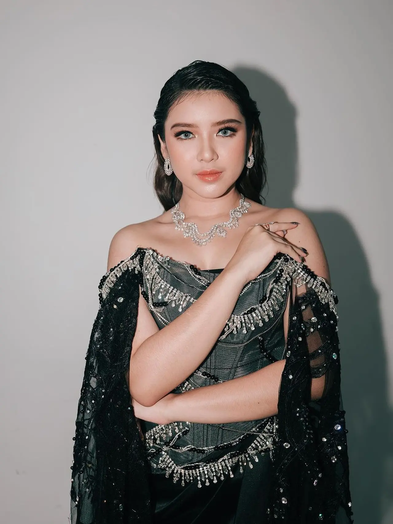 Tiara Andini Tampil Beda Dalam Single Flip It Up, Beri Penggemar ...