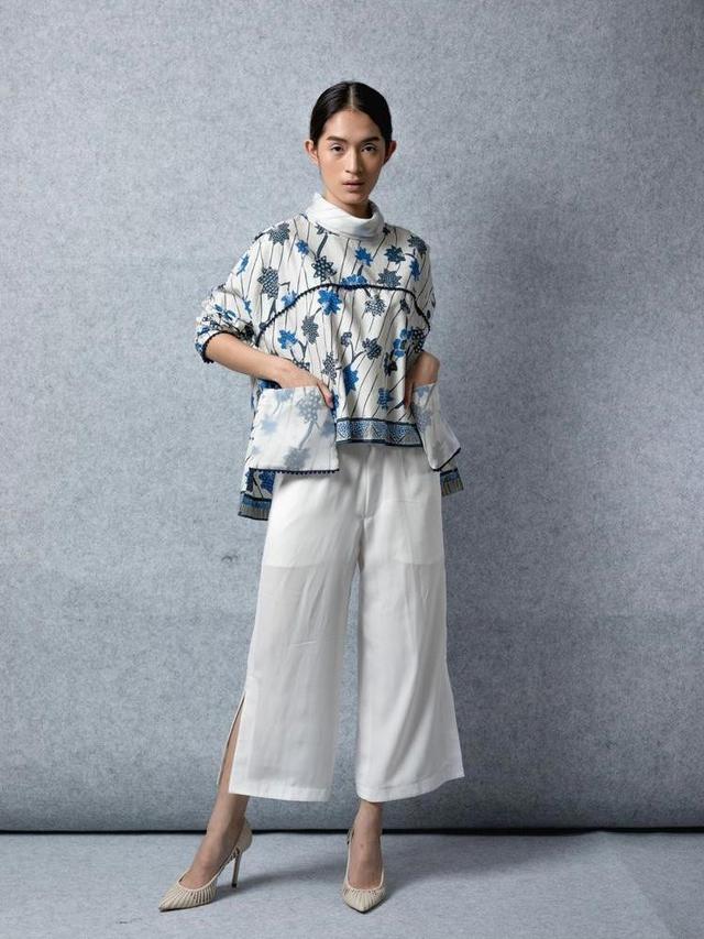 Model Baju Batik Atasan Wanita Kantor, Elegan dengan Nuansa Tradisional