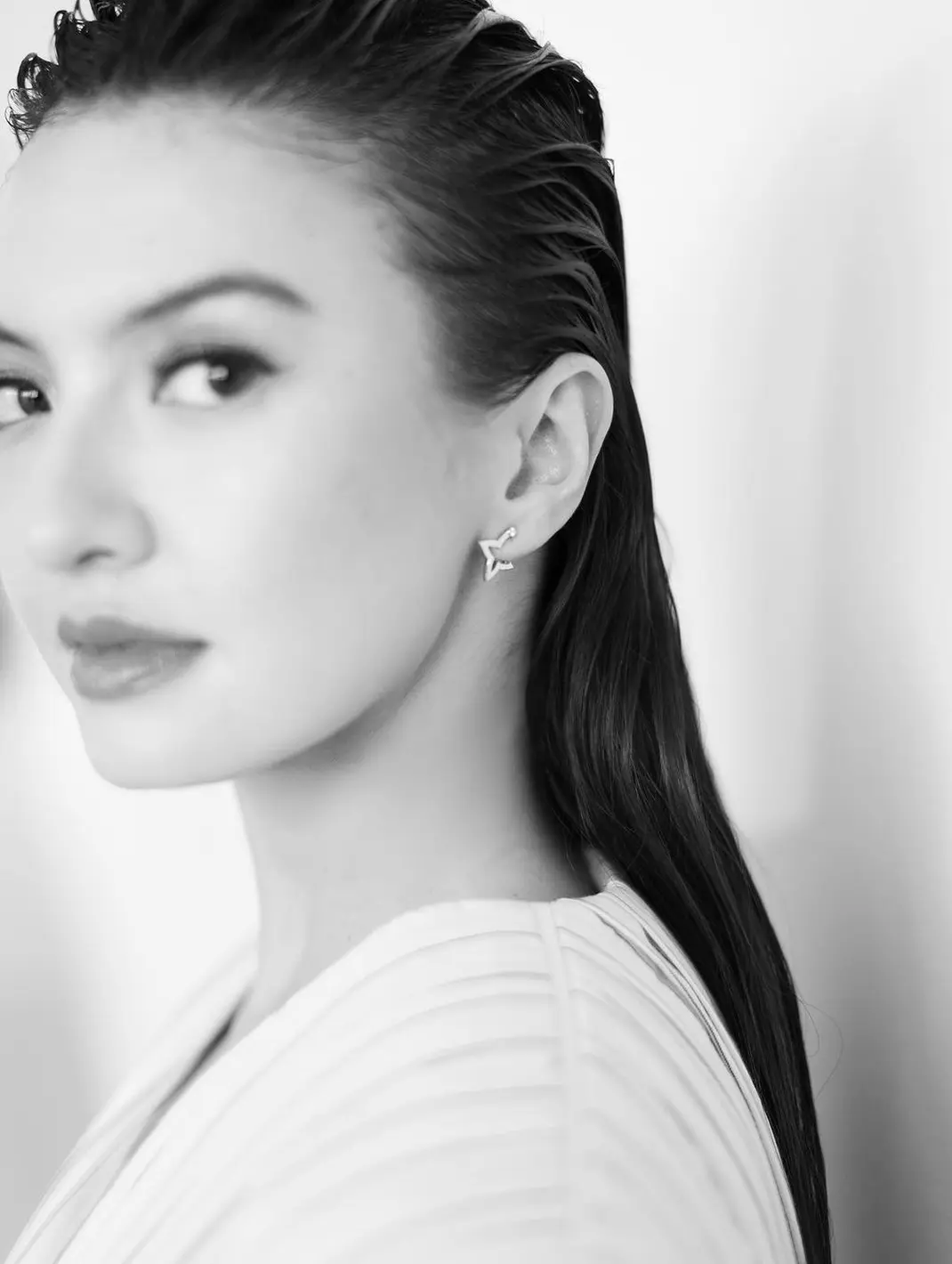 6 Gaya Menawan Maksimal dari Raline Shah di Usia 38 Tahun dalam Potret ...