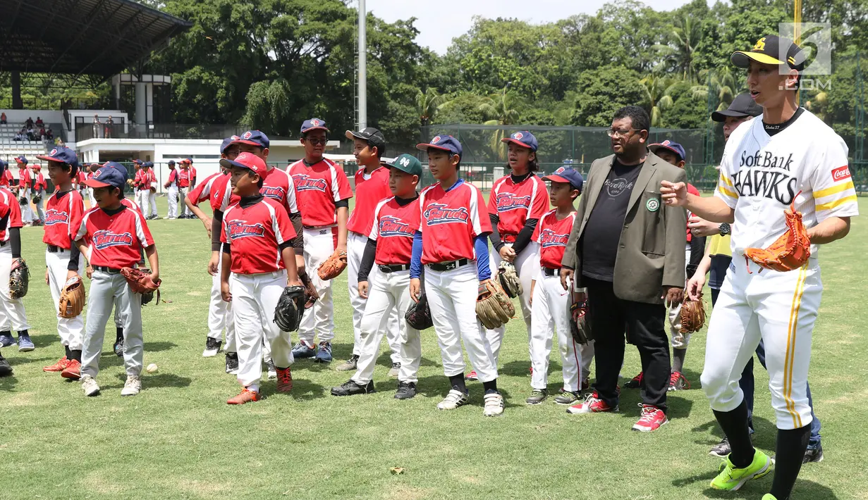 FOTO: Dua Atlet Jepang Berbagi Ilmu di Asia Baseball Clinic 2018 - Foto ...