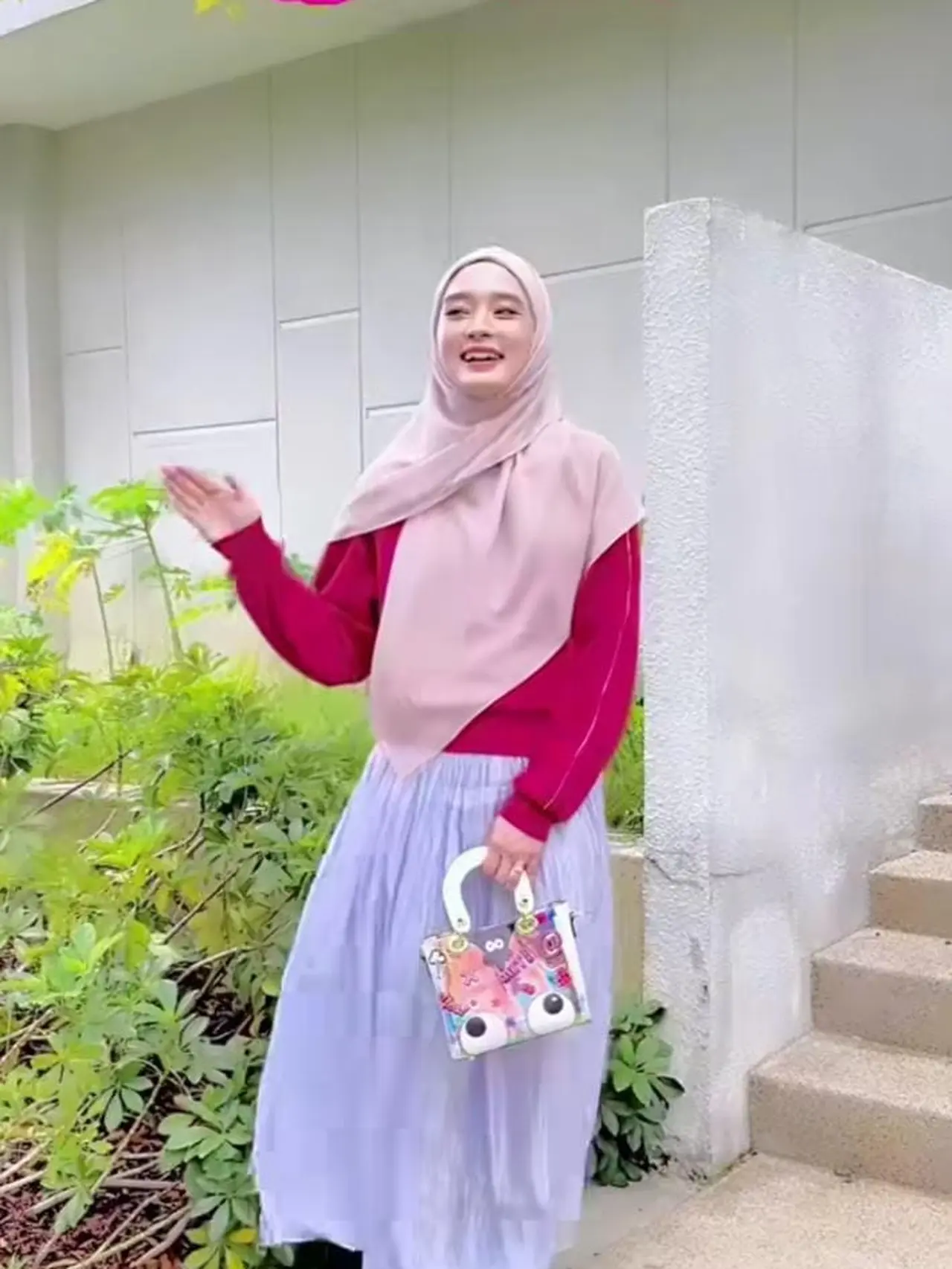 6 Potret Inara Rusli saat Cosplay Jadi Barbie, Tak Gagal Meski Berhijab - Entertainment Fimela.com