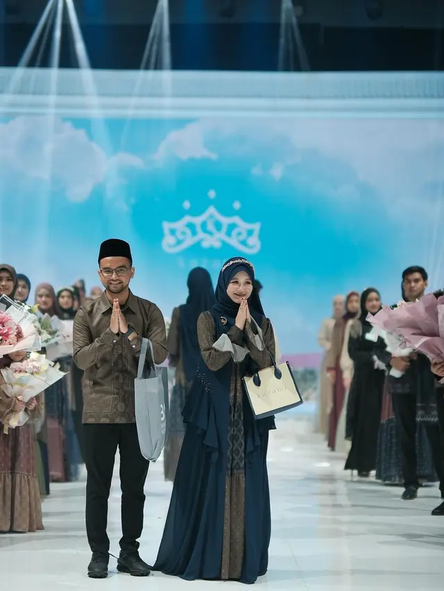 6 Potret Kayla Nadira dan Suami, Kakak Ipar Gus Zizan yang Juga Nikah Muda - Hot Liputan6.com