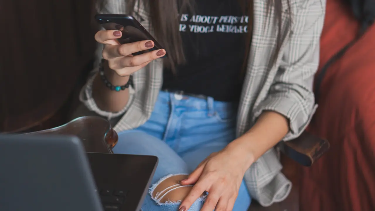 Tata Cara Chat Dosen yang Baik dan Benar, Perhatikan Tata Bahasa dan ...