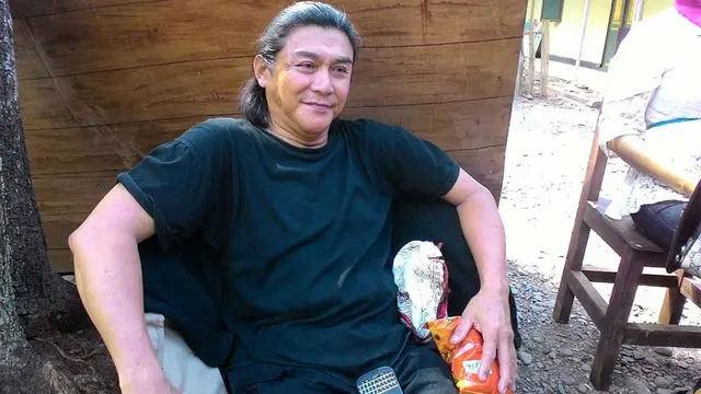 Punya Anak di Usia 60 Tahun, Willy Dozan Akui Masih Perkasa - ShowBiz ...