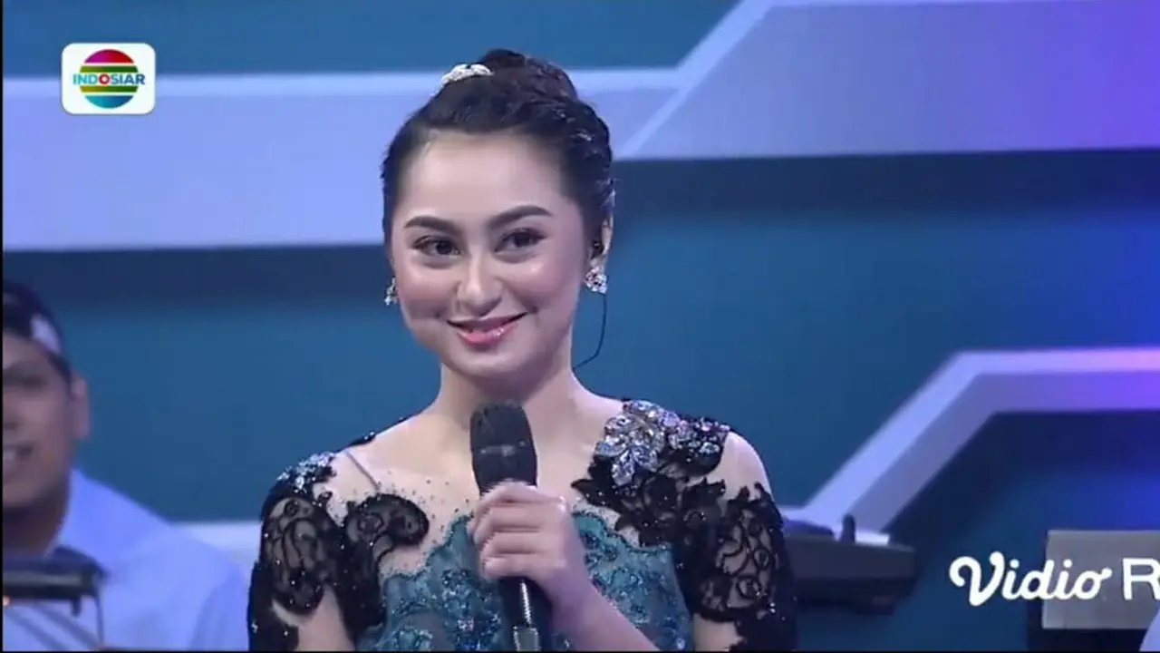 Mengenal Memes Prameswari, Sinden Tukul Arwana One Man Show Indosiar ...