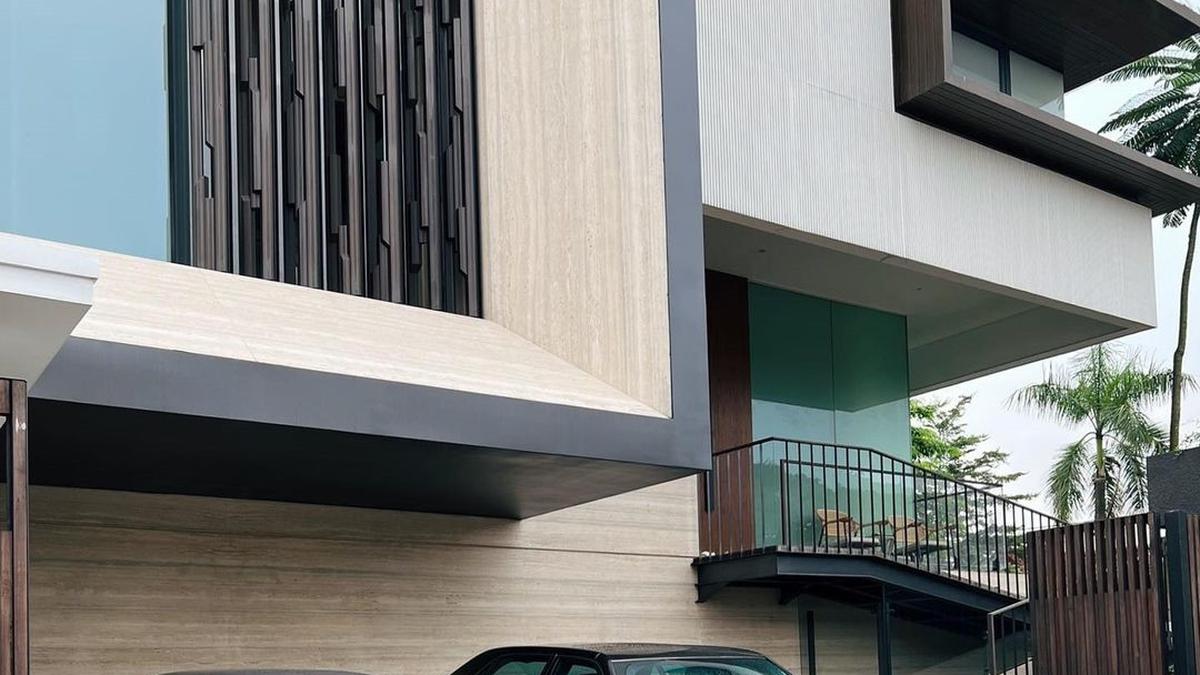 Deretan Koleksi Mobil Terbaru Arief Muhammad Sang Sultan Bintaro, dari ...