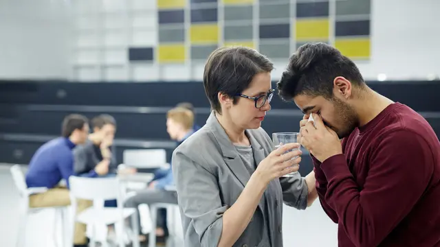 Apa yang Kamu Ketahui tentang Empati? Ini Ciri-Ciri dan Bedanya dengan ...