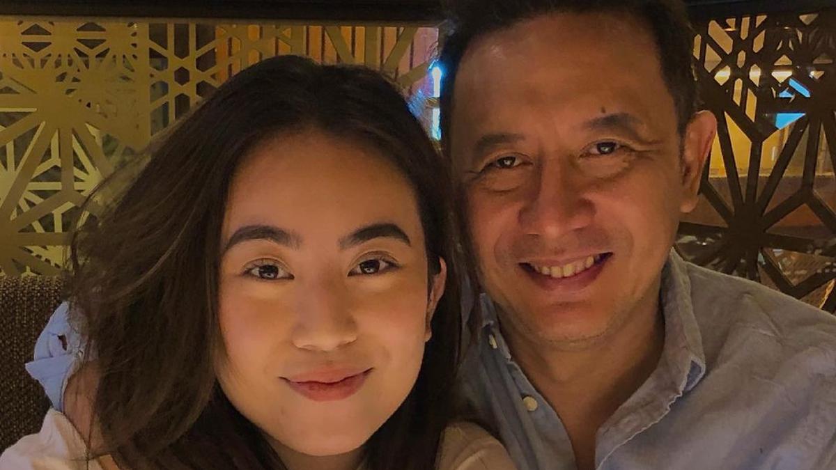 6 Potret Casey Rebecca, Putri Semata Wayang Presenter Sony Tulung yang ...