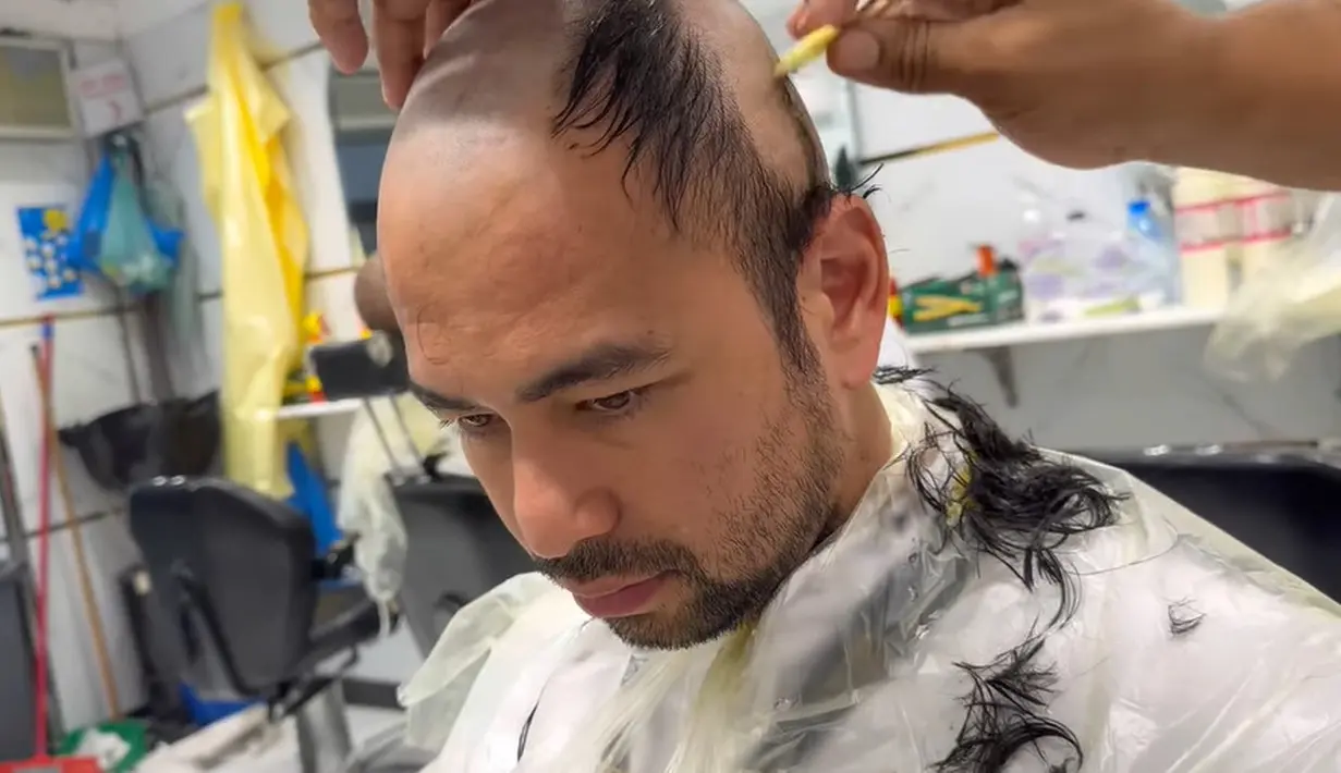 Potret Raffi Ahmad Tampil Botak Setelah Menyelesaikan Ibadah Haji ...