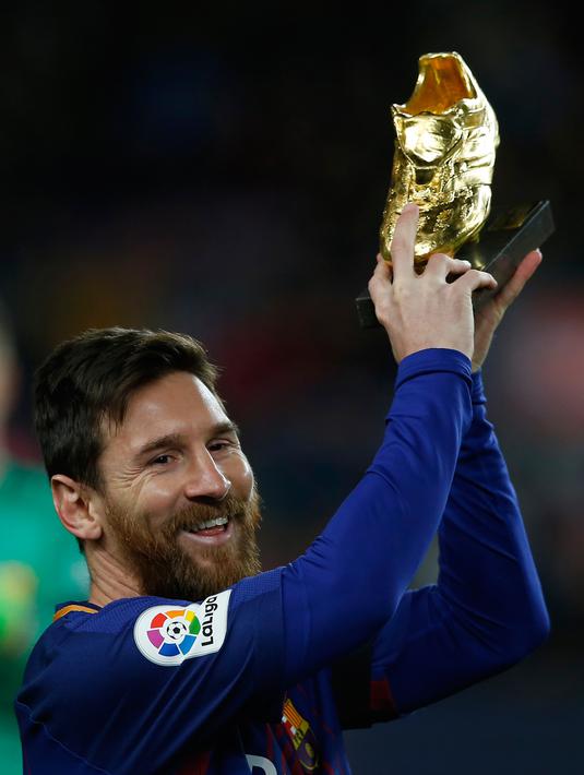 PHOTO: Cetak Gol Terbanyak di Eropa, Messi Pamer Sepatu Emas Jelang ...
