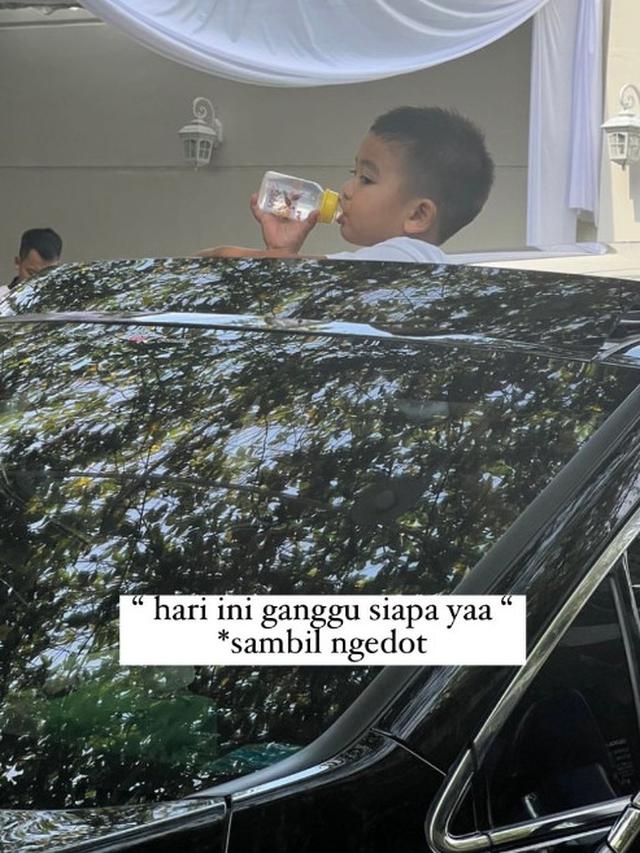 6 Meme Cucu Presiden Jokowi Ini Kocak, Tingkah Polosnya Bikin Gemas