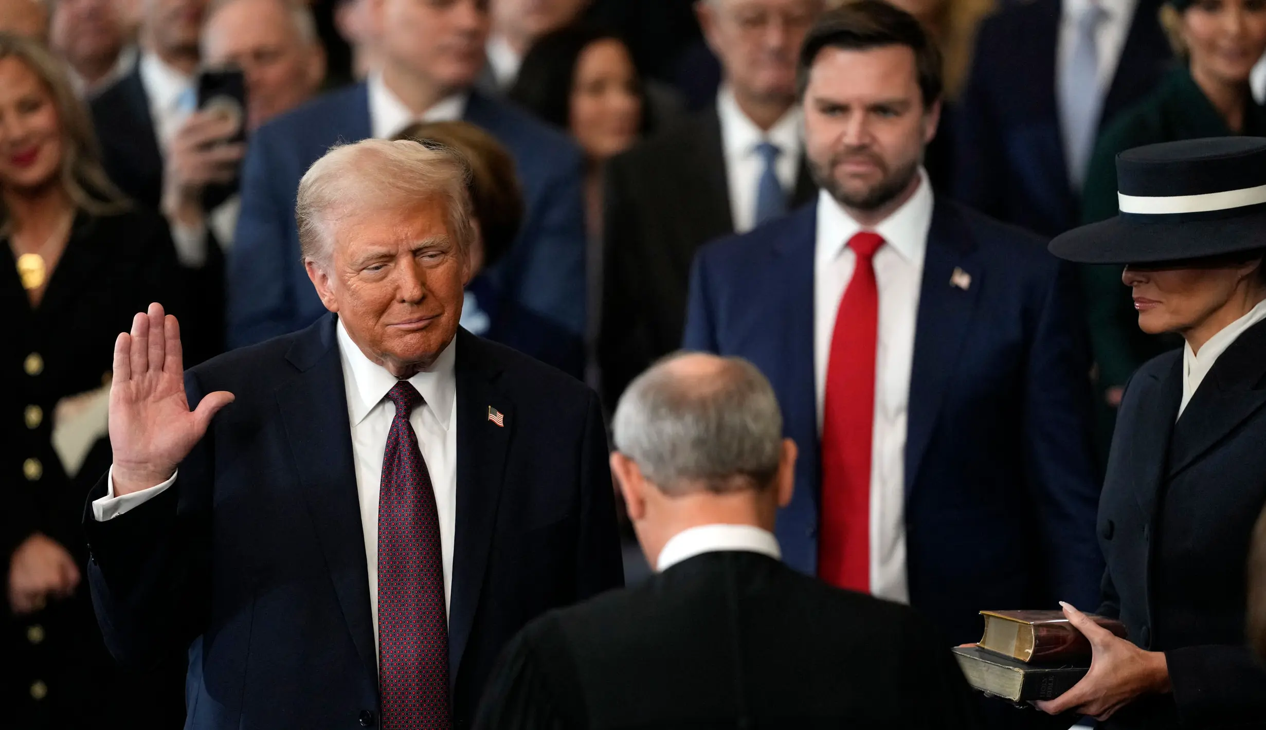 Ucapkan Sumpah Jabatan, Donald Trump Resmi Jabat Presiden ke-47 Amerika Serikat - Foto Liputan6.com